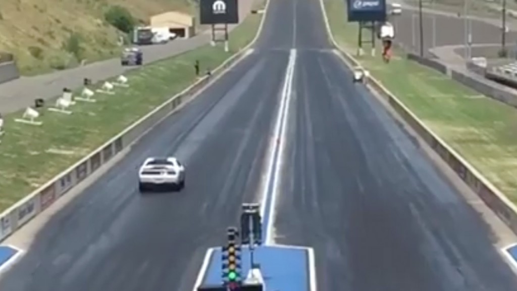 Dodge Challenger vs Jetpack!