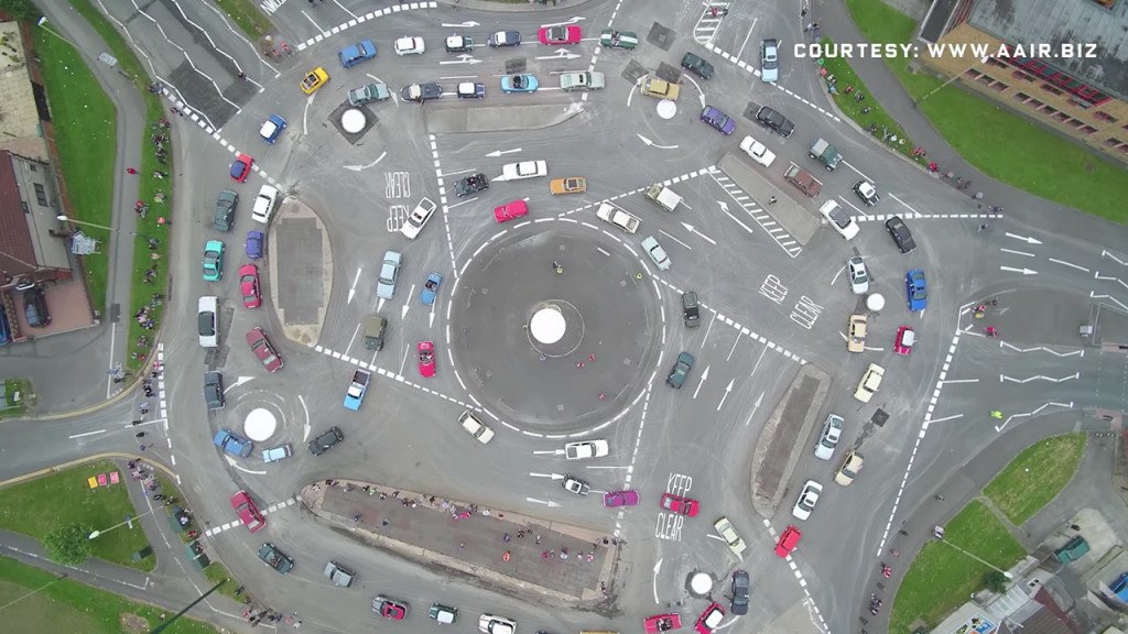 How This 7-Circle Roundabout Works Is Fascinating