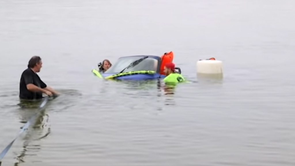 Sunken Amphibious Car Is Retrieved From Lake Bottom