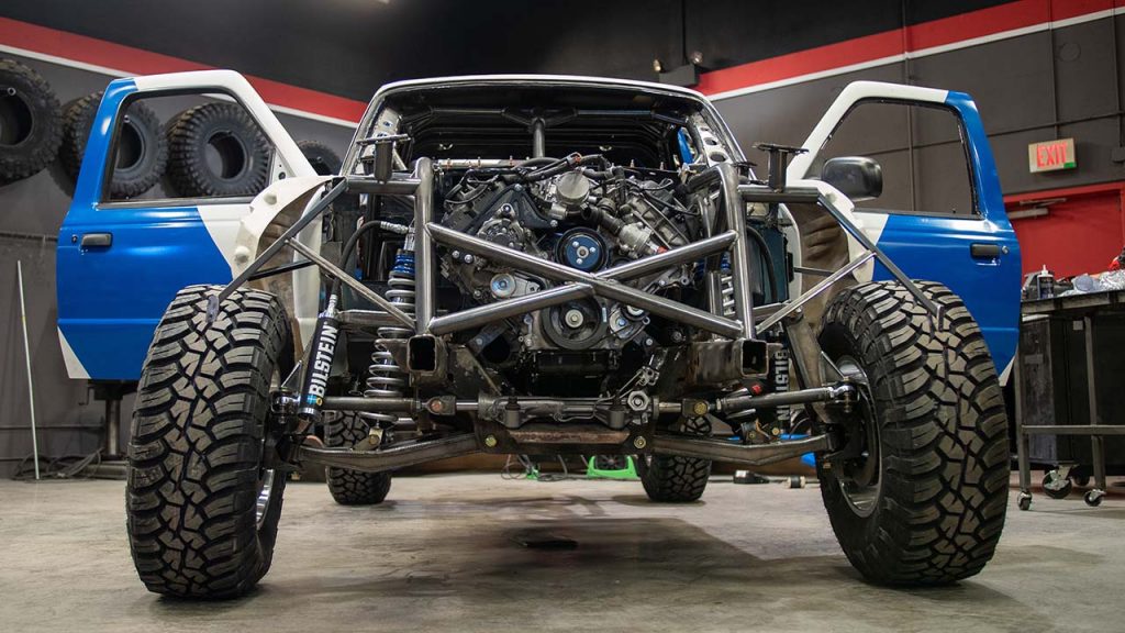 XOR’s Prerunner Ranger Gets Motor And Transmission!