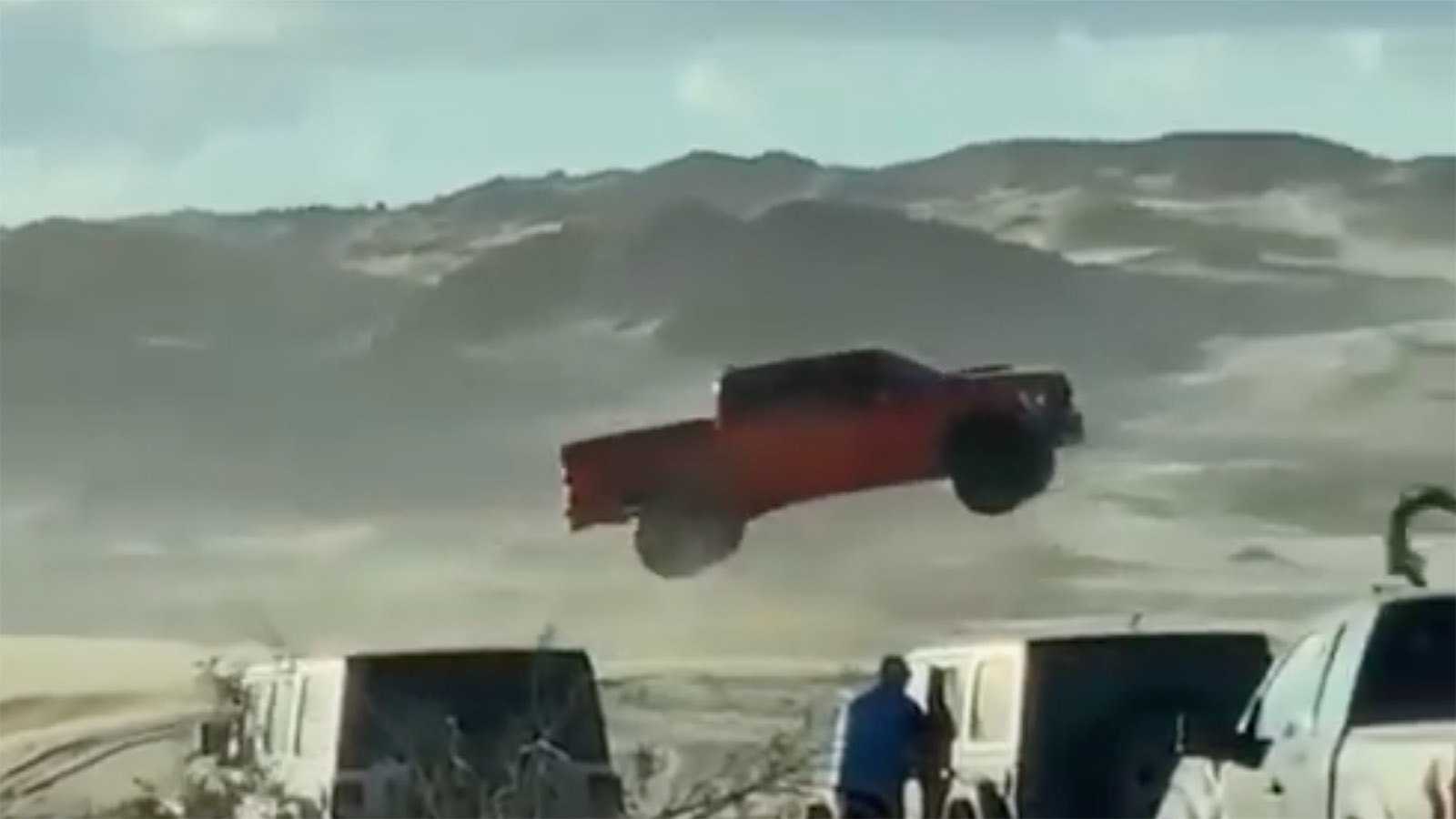 2021 Ford F-150 Raptor Soars Into the Clouds With Serious Desert Jump