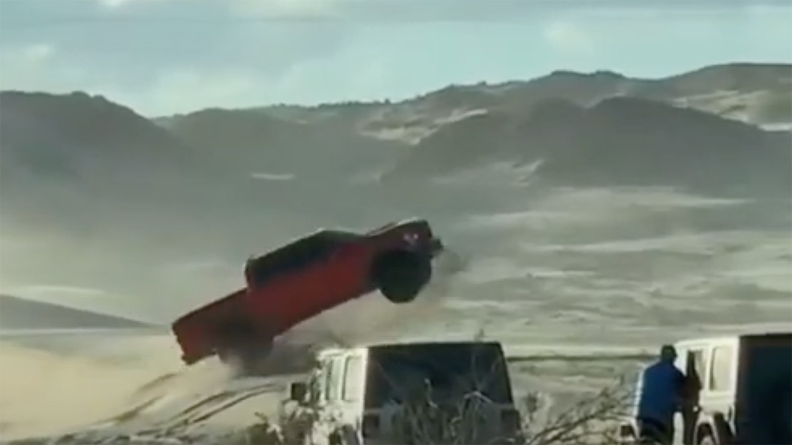 2021 Ford F-150 Raptor Soars Into the Clouds With Serious Desert Jump