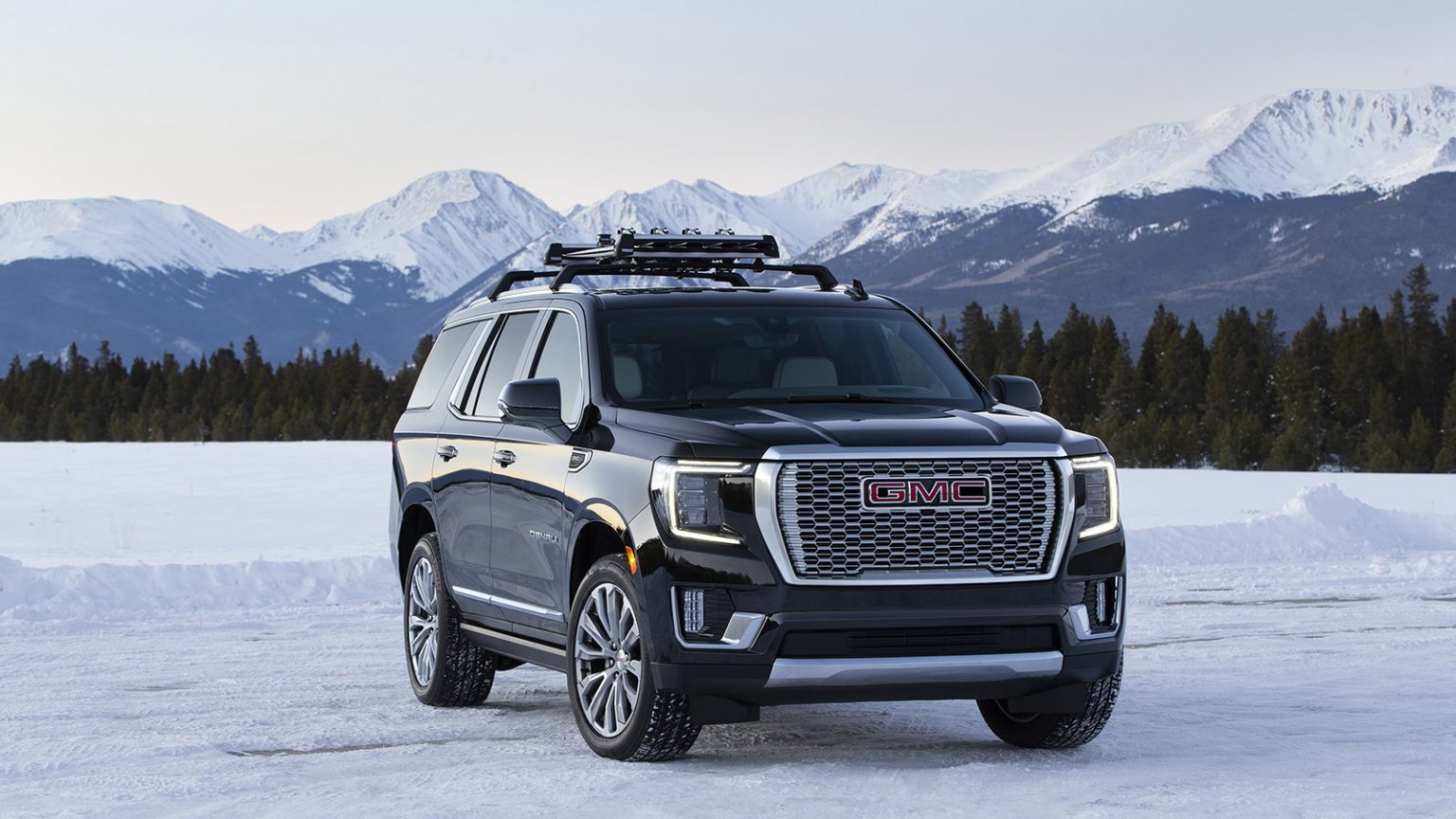Is The 2021 GMC Yukon Diesel Inline Six Better Than a Gas-Powered V8?