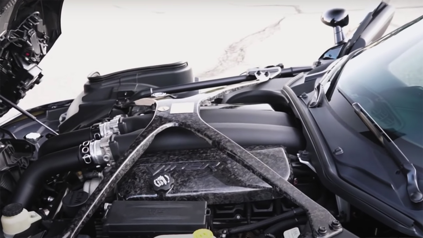 This 2,600 Horsepower Dodge Viper Defies Logic