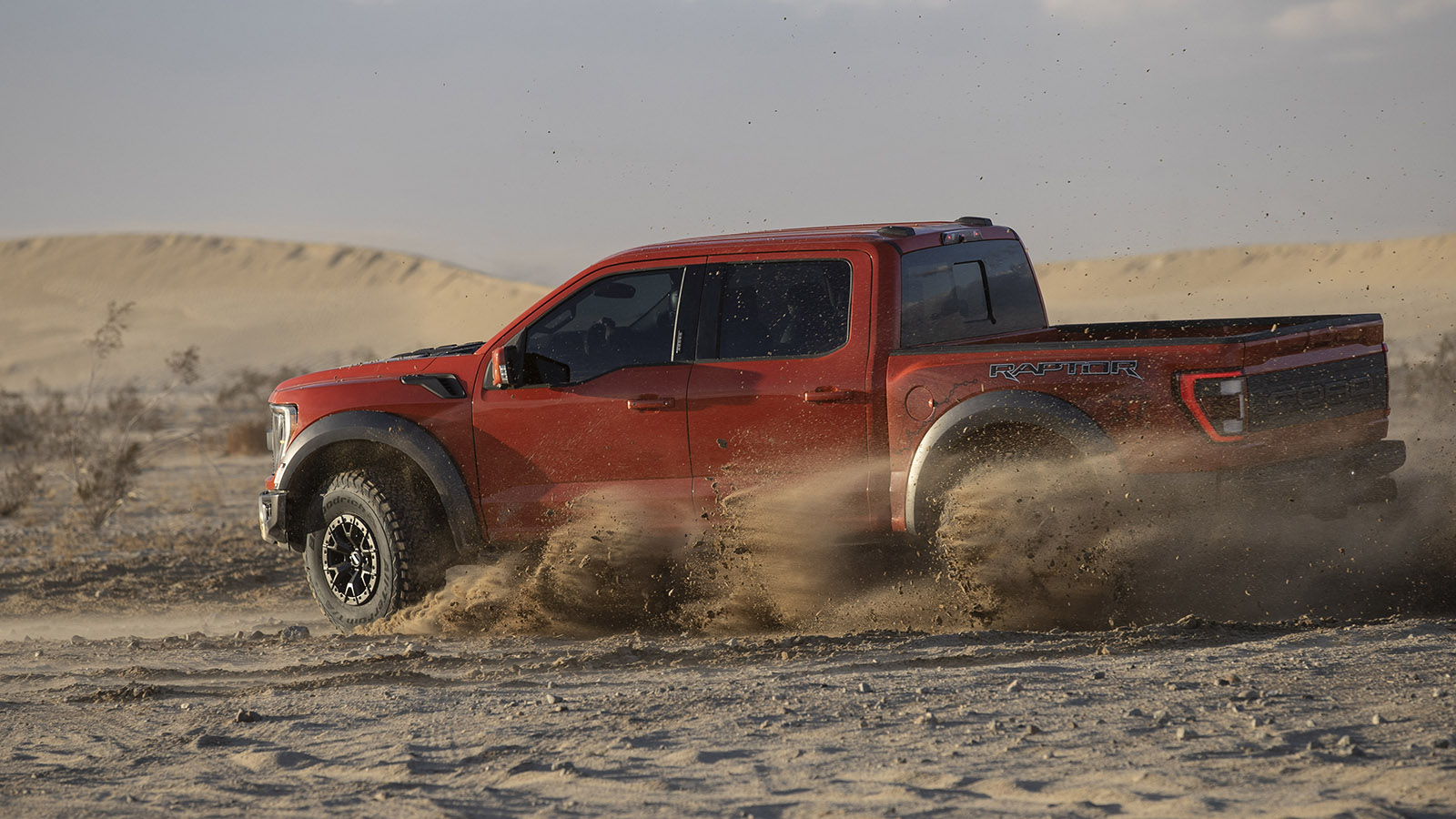Watch the Ford F-150 Raptor R in Action Ripping Through the Desert