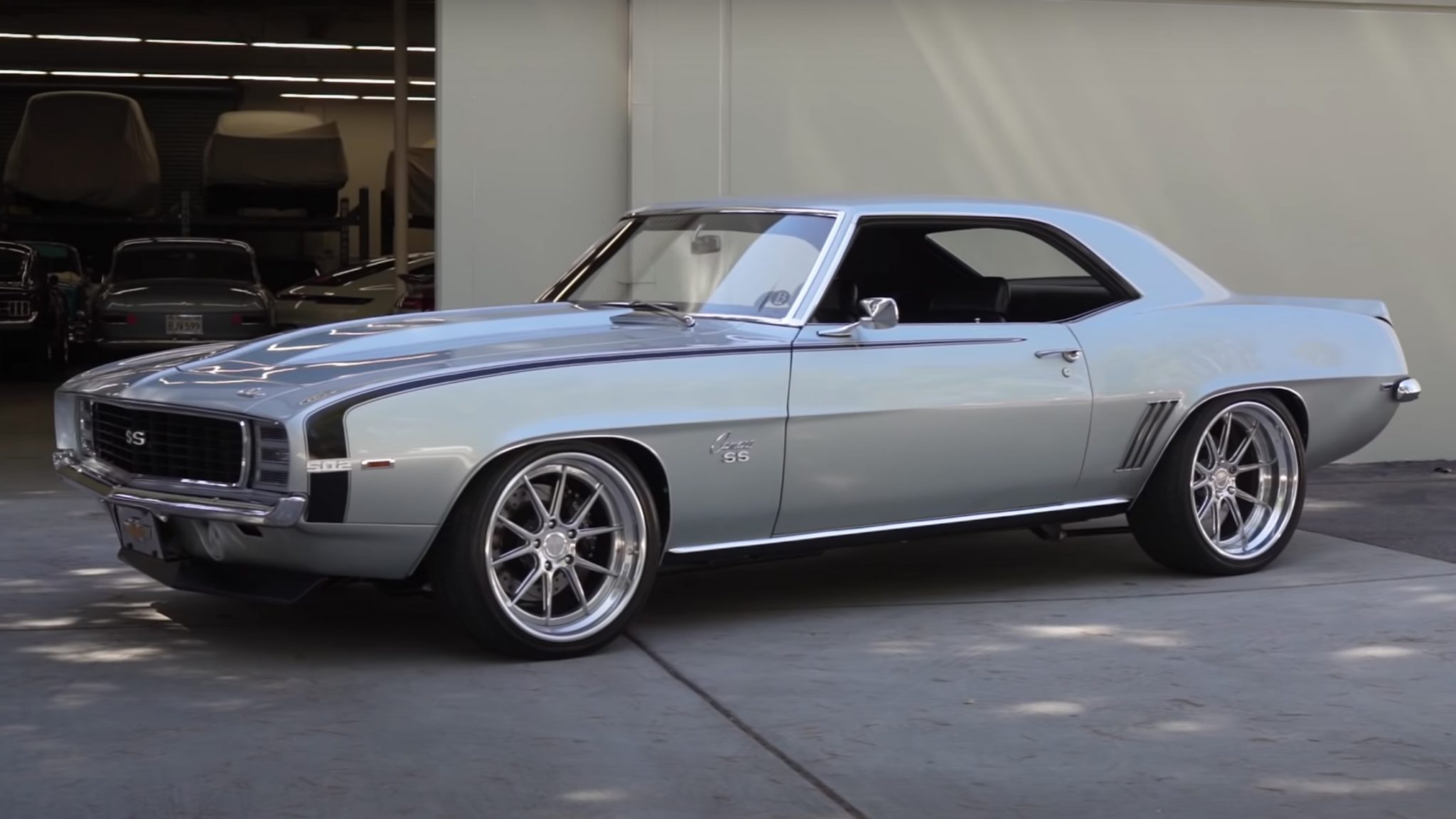 Wicked Naturally Aspirated Big Block ’69 Camaro Tears Up the Streets