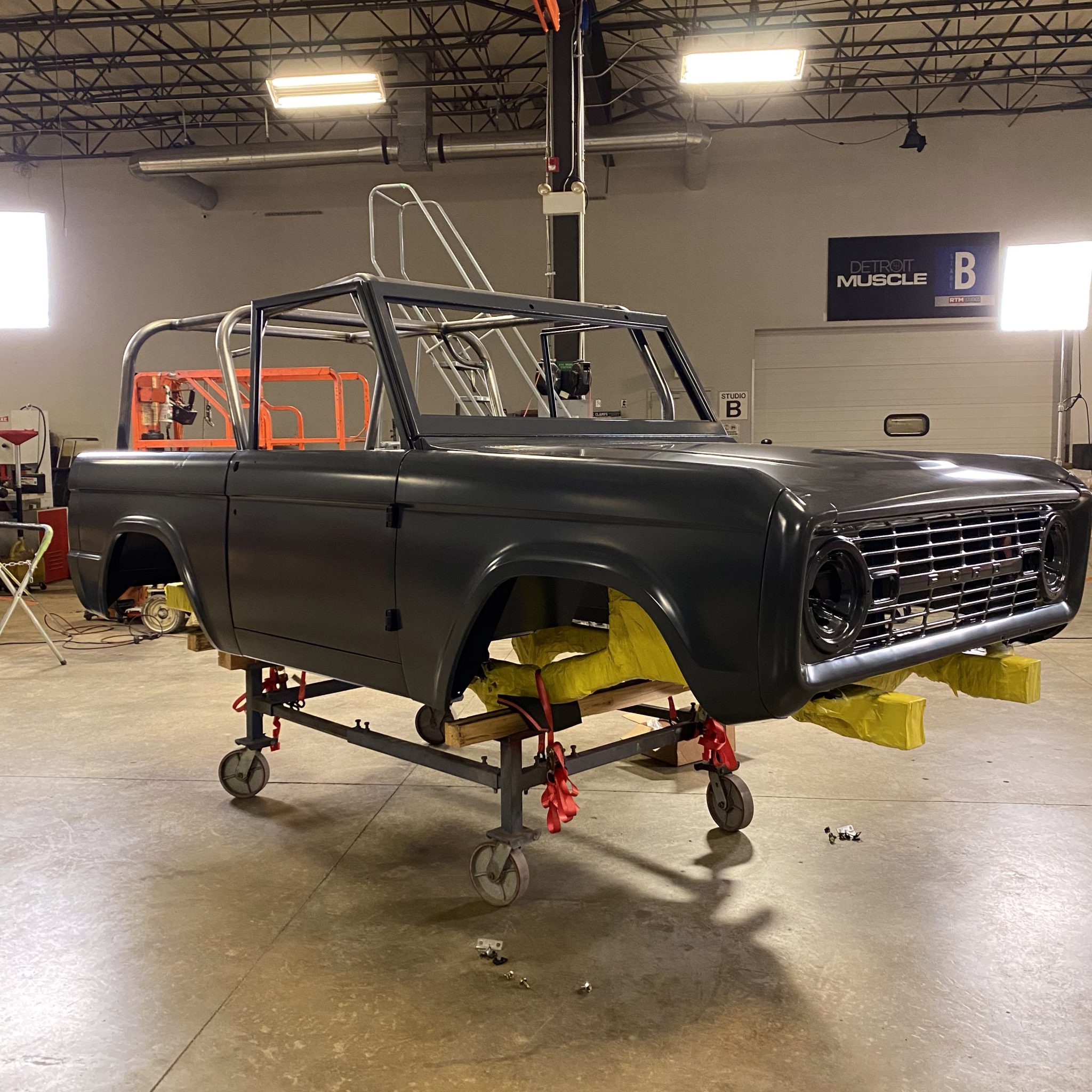 The Bronco Gets an Incredible Custom Paint Job From the Best in the ...