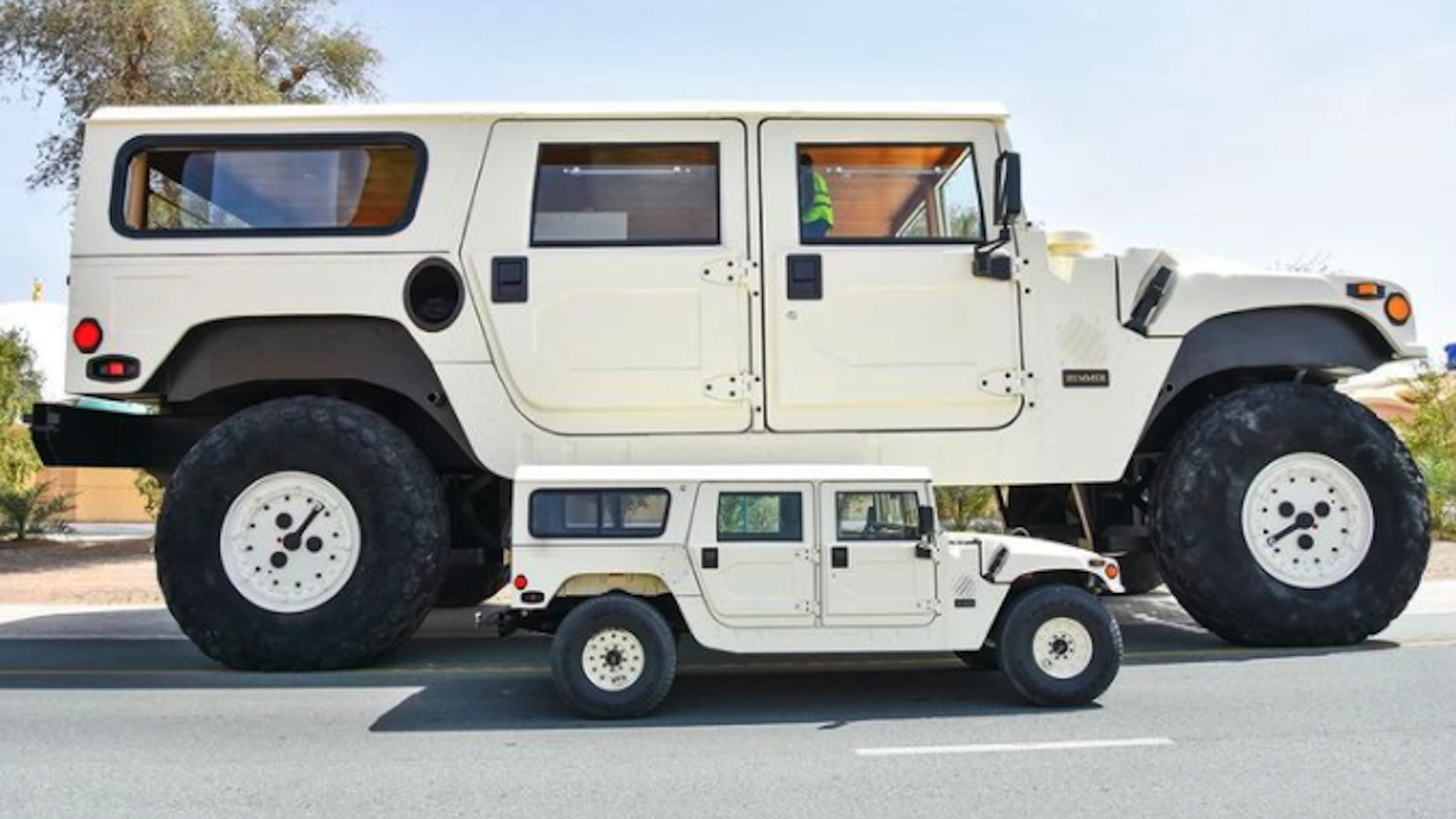 The World’s Biggest Hummer is 21-Feet-Tall and Takes Up Nearly Two Lanes