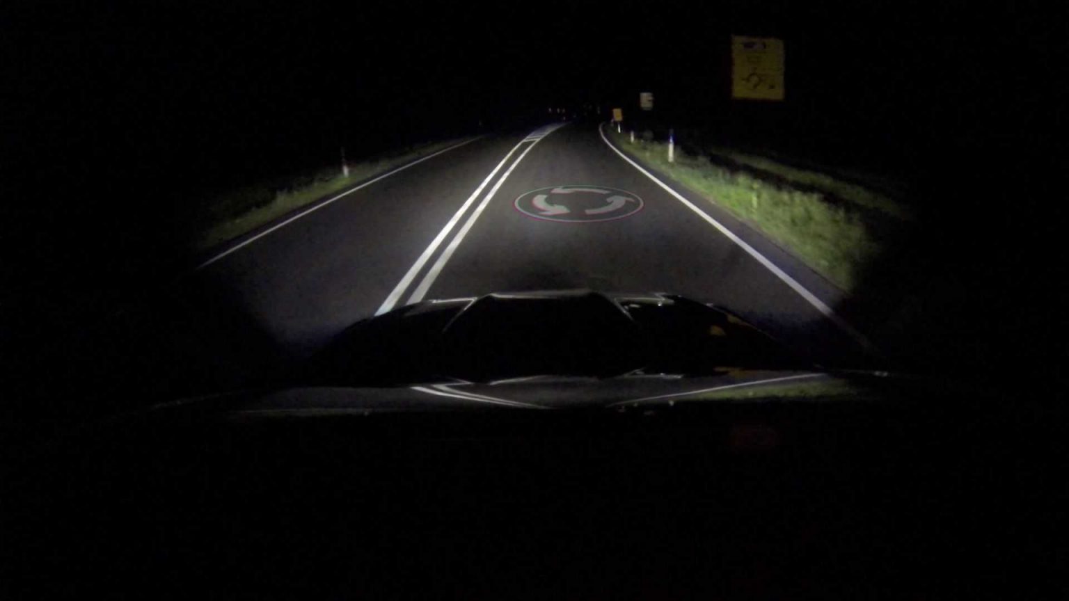 Ford Demonstrates High-Res Headlights That Can Project Images