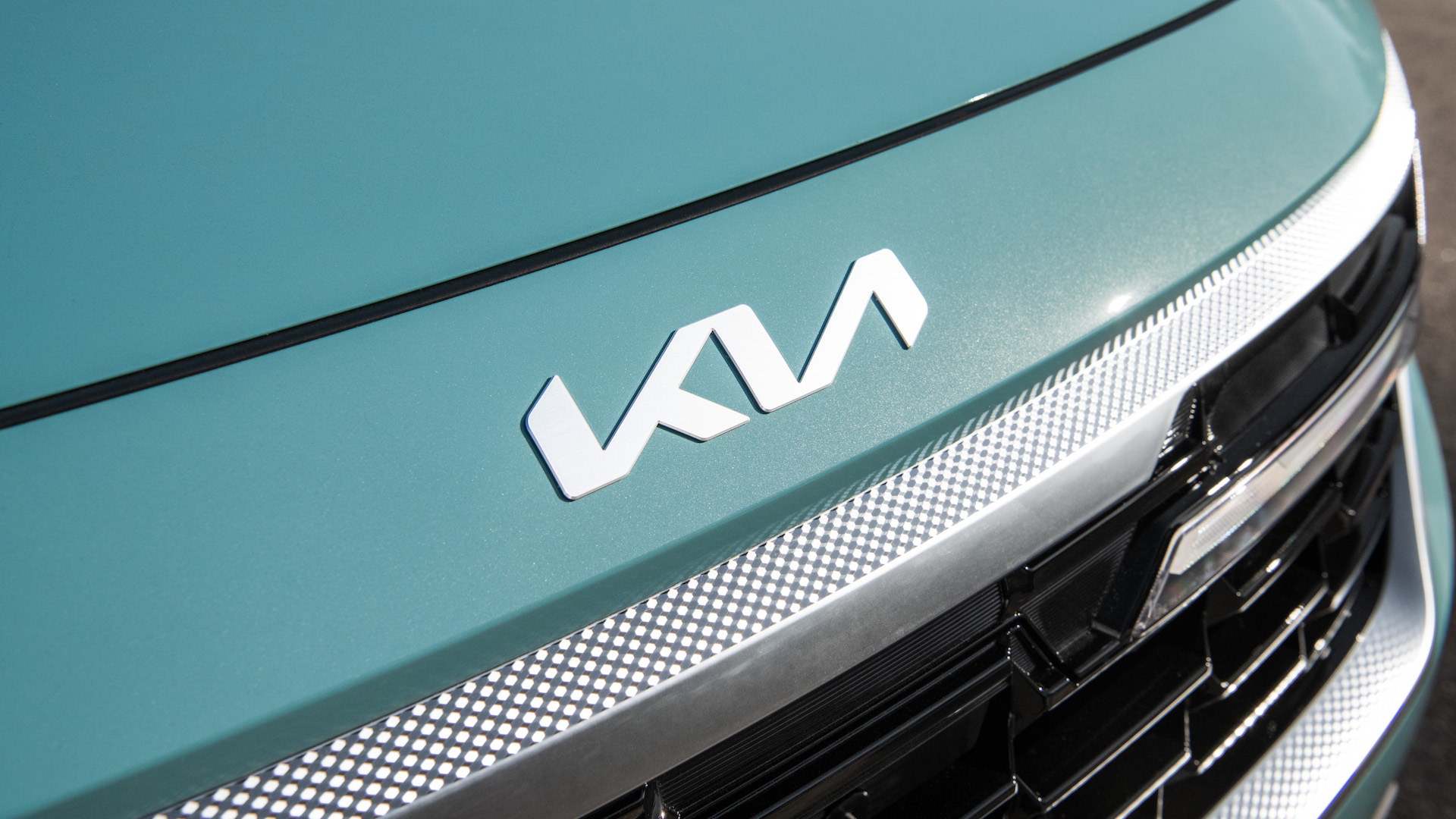 Kia’s New Logo Design Has Thousands of People Googling “KN Car”