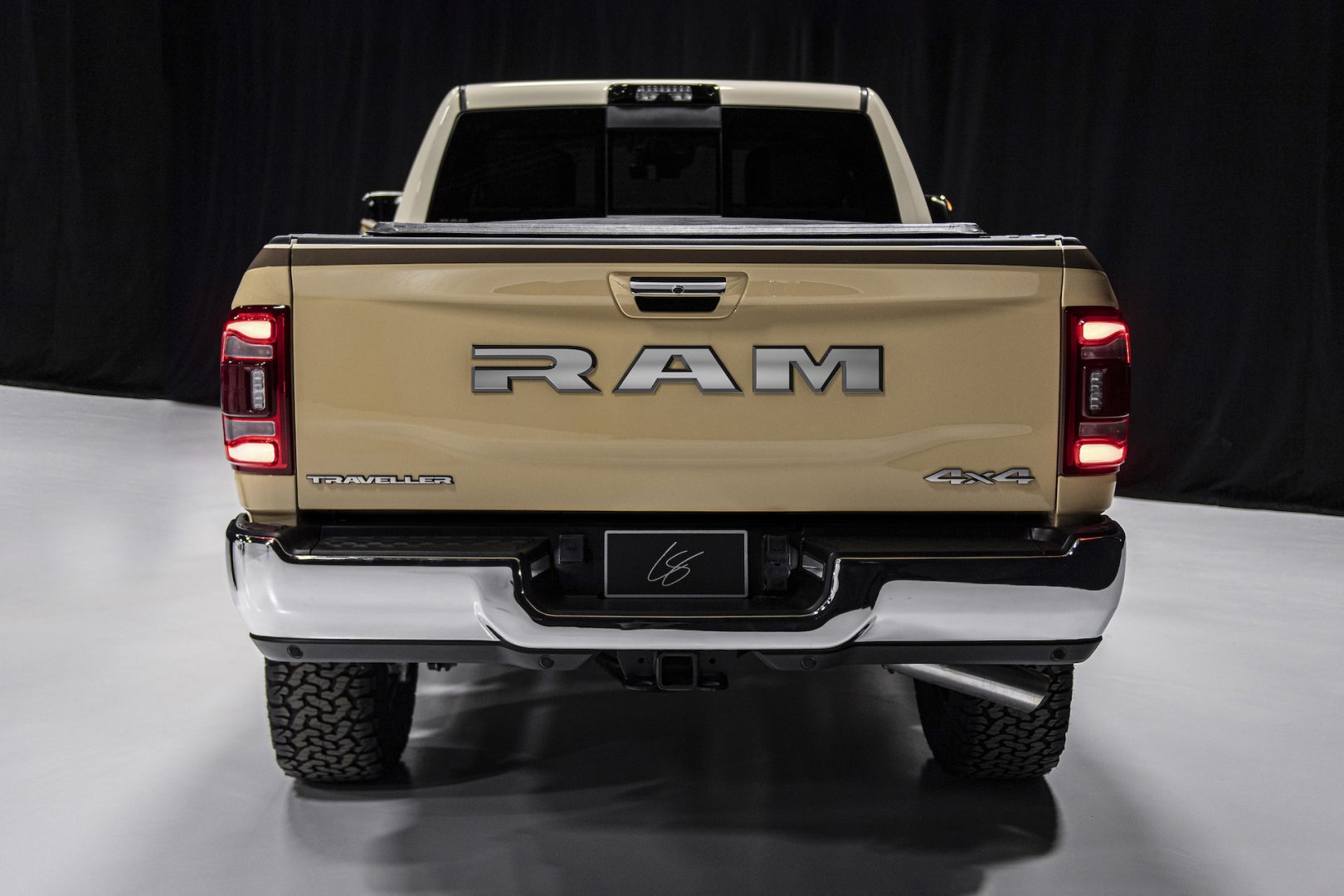 Chris Stapleton Collaborates with Ram to Design One-Of-A-Kind Ram 2500 ...