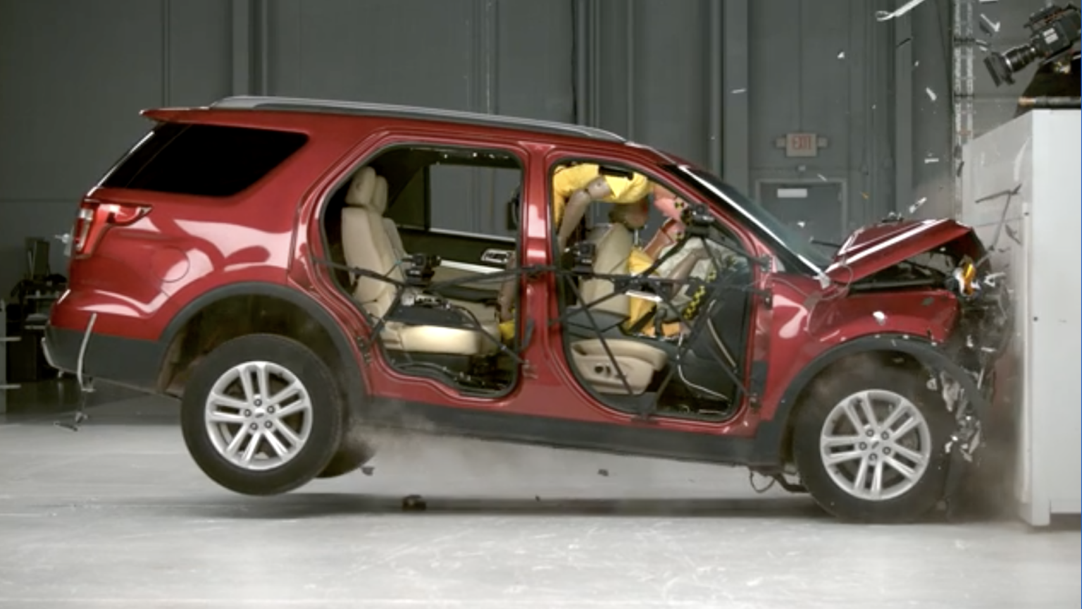 Crash Test Reminds Rear Passengers Why They Need To Belt-Up Before ...