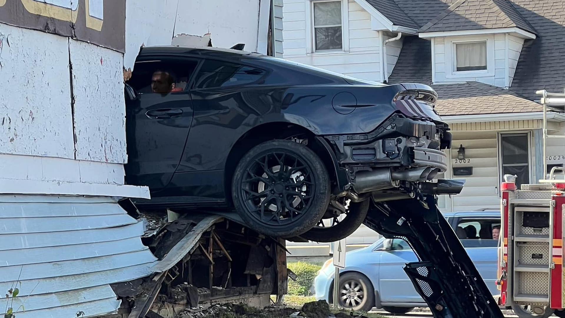 You Can’t Park There: How This Ford Mustang Got Perfectly Lodged Into ...